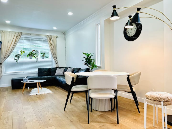 3br Modern Home Near Skytrain Free Parking - Burnaby