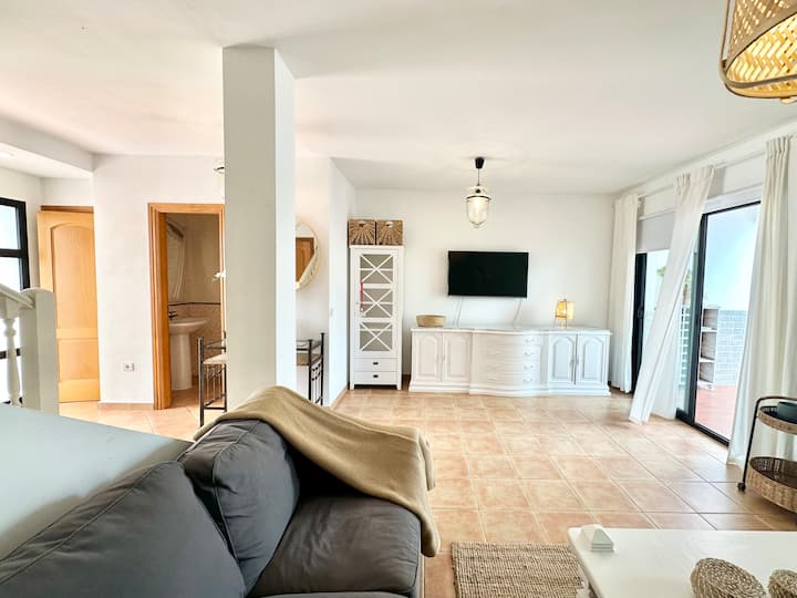 Casa Kai Ocean View: Pool, Parking, High Speed Int - Corralejo