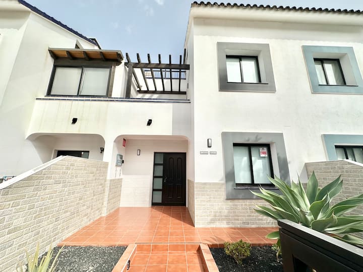 Casa Kai Ocean View: Pool, Parking, High Speed Int - Fuerteventura