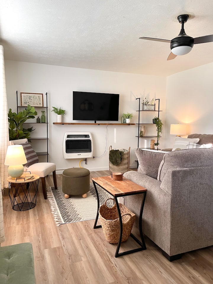 Retreat | Pet Friendly Watts Bar King Bed No Chore - Kingston, TN