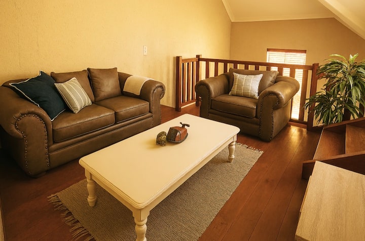 The Corner Vista | Comfy 1-bedroom In Lonehill - Chartwell