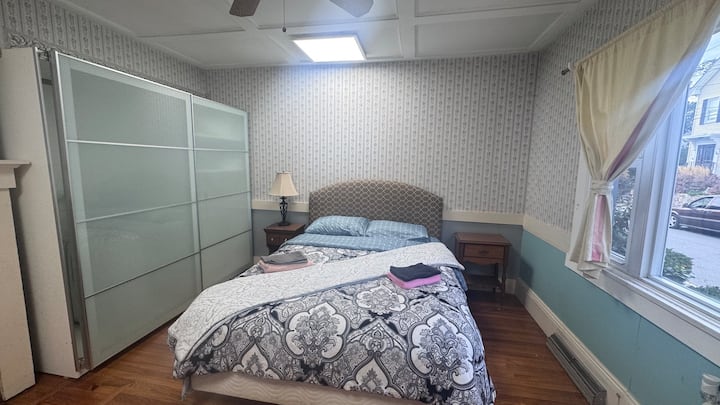 Good 1br Apartment, 1st Floor, Central Ac - Malden, MA