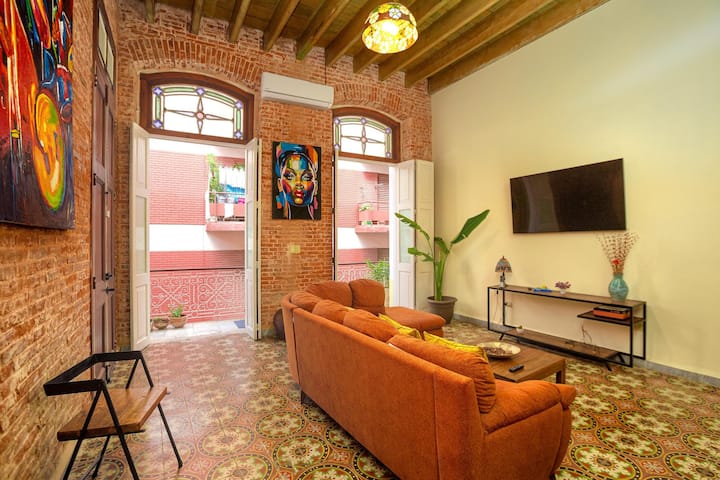 Luxury Colonial Apartment - Generator & Free Wi-fi - Havana