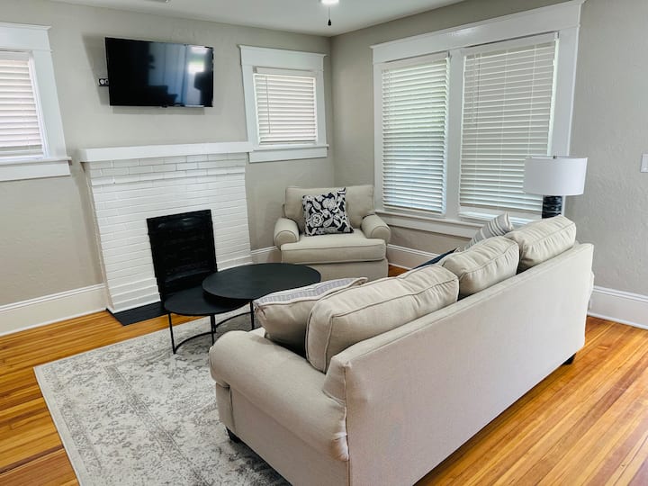 Beautifully Remodeled Home Near Guilford College - Greensboro, NC