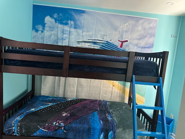 Live Experience Titanic Bed - Manassas, VA