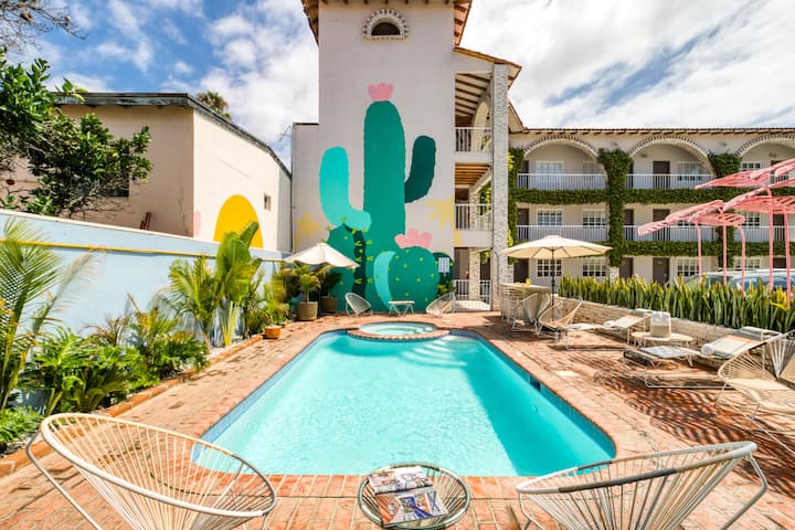 Breezy Apt | Poolside Living+steps To The Beach - Ensenada