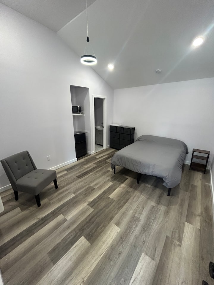 Cozy Unit In Quite Motel. - Rossville - Staten Island NY