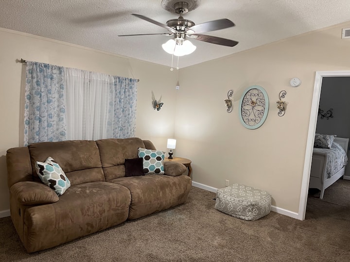 Cozy Cottage
Perfect For Long Stays And Families! - Caldwell, ID