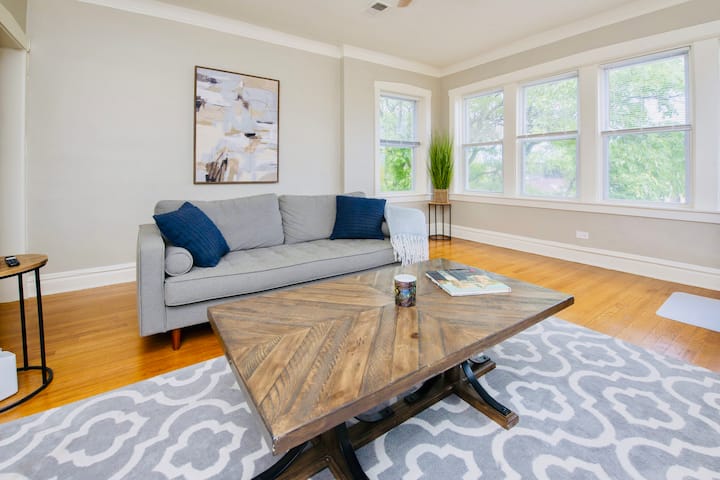 Bright Kng+qn/near Dt/walk To Restaurants & Bars - Chicago, IL