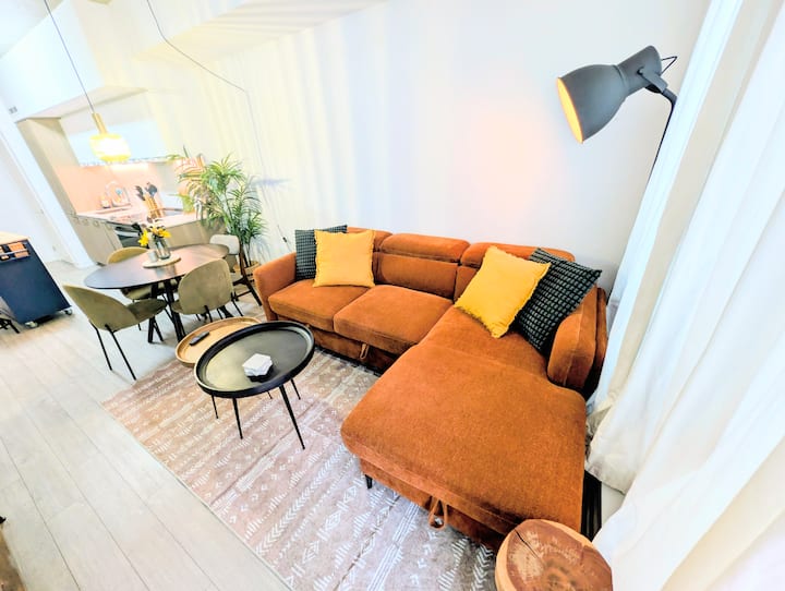 Condo In Downtown Toronto W/ Parking - Toronto