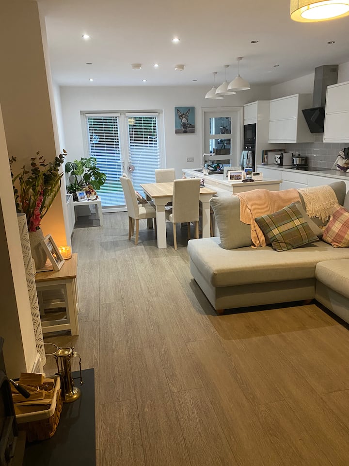 Beautiful Property In Heart Of Ballyhackamore! - Belfast