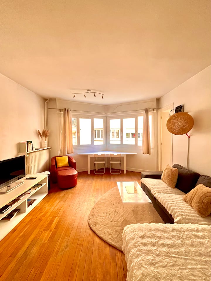 Appartement Spacieux & Belle Vue, Idéalement Situé - Párizs