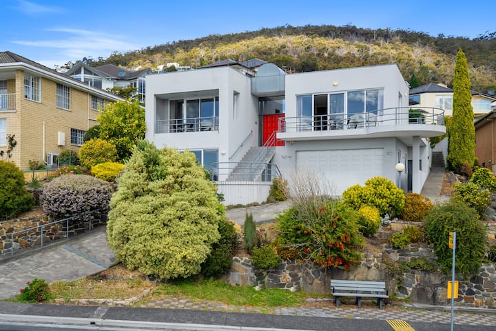 Super Nice House With Sea View - Hobart