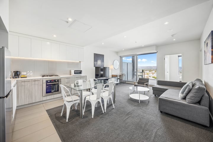 Skyline Cbd Deluxe 2br Apartment With Parking - Adelaide