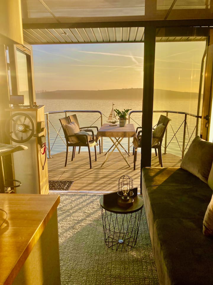 Hausboot Als Festes Ferienhaus Auf Der Havel - Wustermark