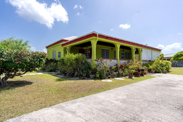 Sunkiss Cottage - 2 Bedroom - Saint John's