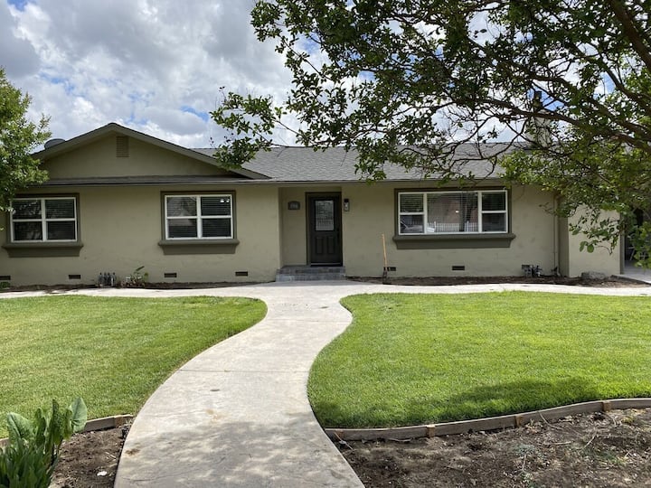Absolute Great Location. - Modesto, CA