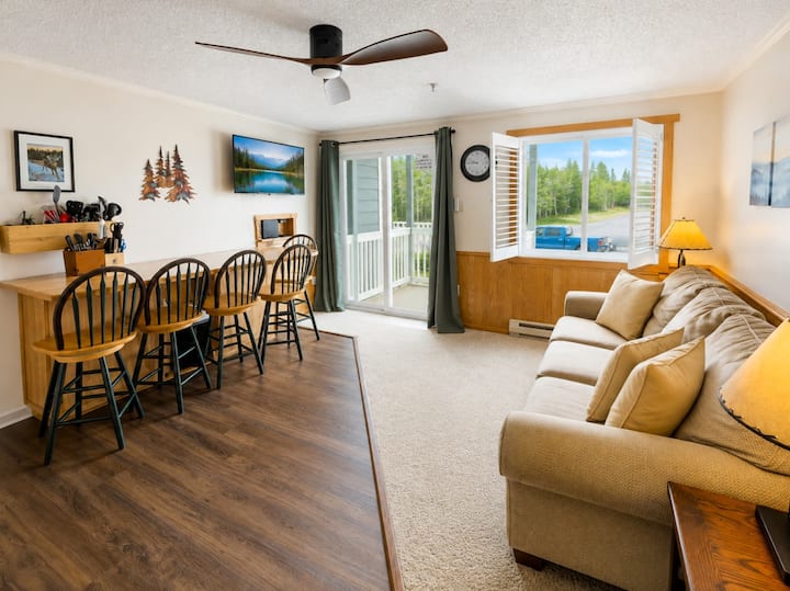 Direct Ski-in/out Condo | 1st Floor, Full Kitchen - Snowshoe, WV