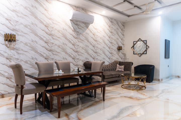 Elite 48 Guests, 16 Bedrooms, Gulshan E Iqbal - Karachi