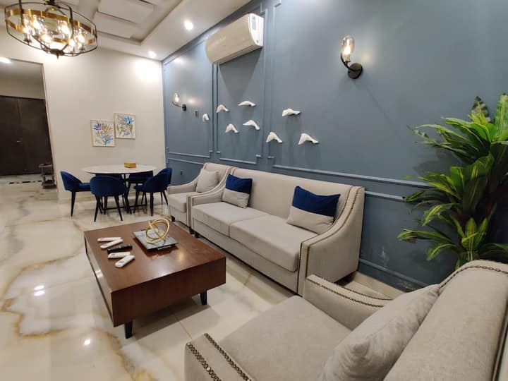 Elite 48 Guests, 16 Bedrooms, Gulshan E Iqbal - Karachi