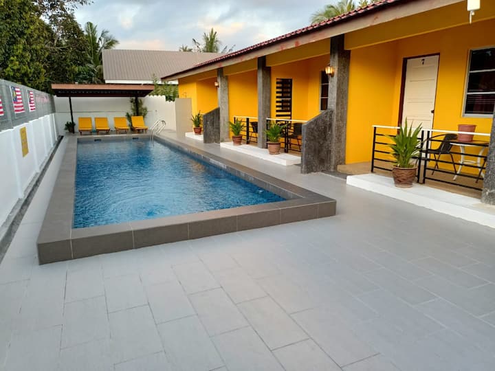 Pool Front Deluxe Room Near Cenang - Pulau Langkawi