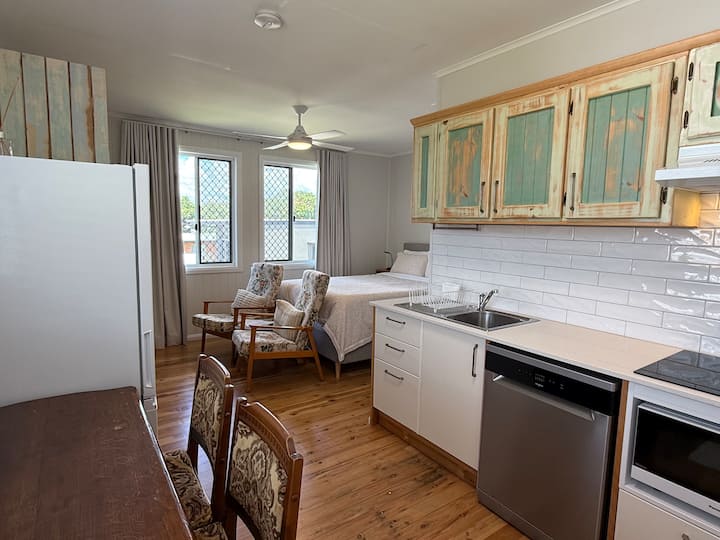 Park Lane Studio Apartment - Toowoomba