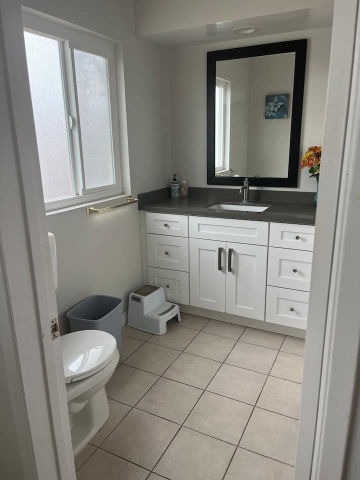 Deluxe Master Bedroom - Claremont, CA