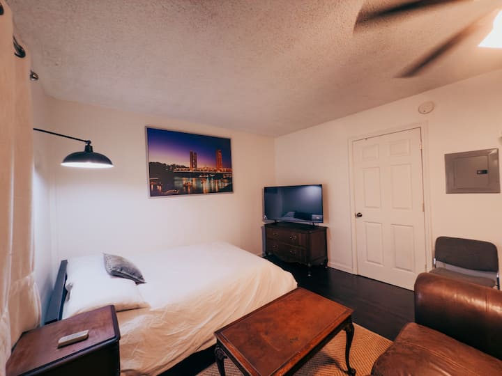 #1 Studio Midtown/downtown - Sacramento, CA