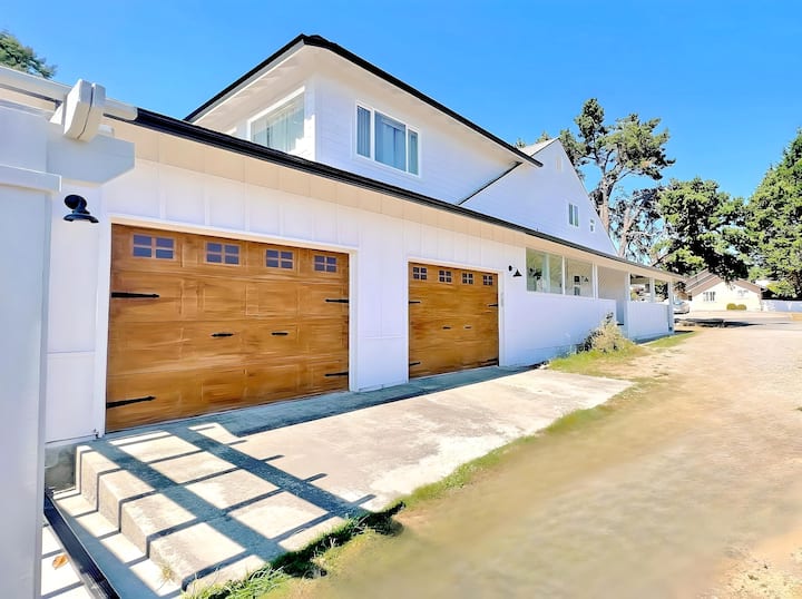 Modern Coast Escape |Hot Tub & Games |Near Beach - Brookings, OR