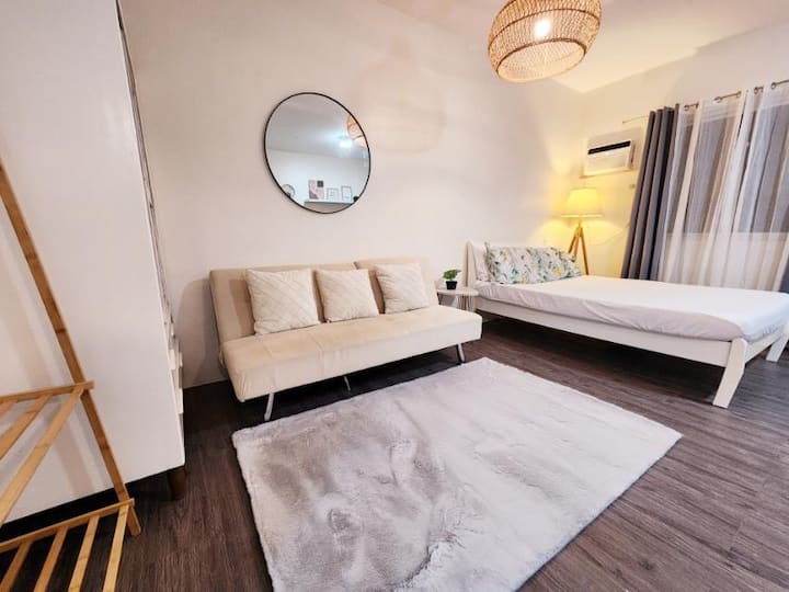 Thelittleabodenuvali W/ Balcony & Free Pool Access - Calambá