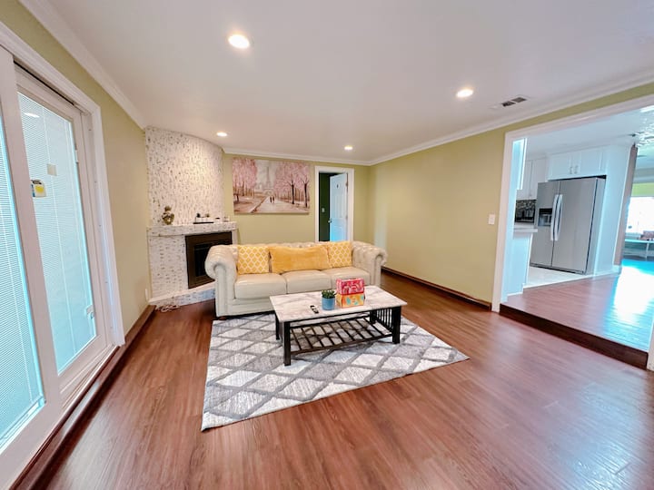 Downtown19miles,disney23miles Ga - Azusa, CA