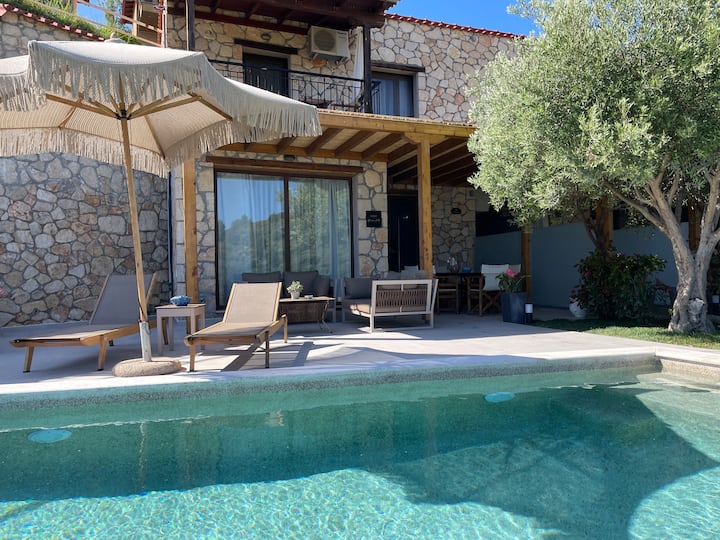 Koumaros Hotel-villa With Sea View & Private Pool - Chalkidiki