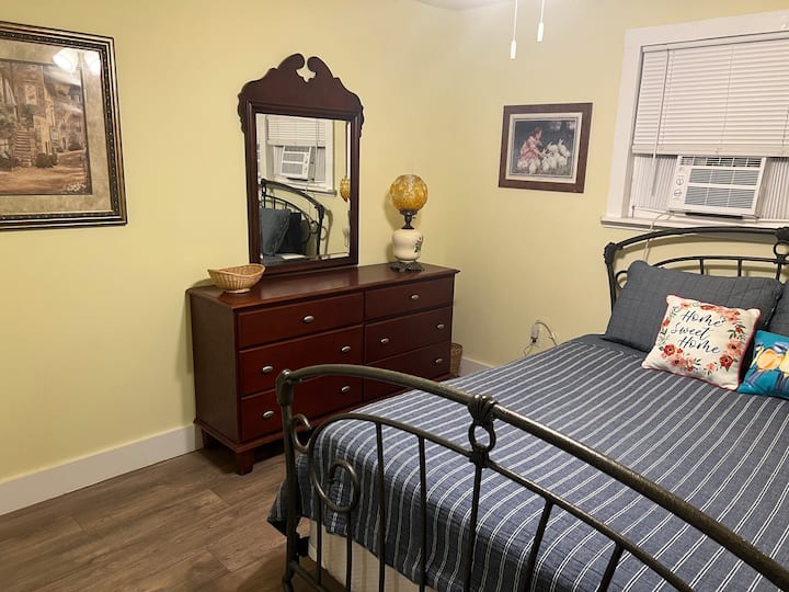 Cottage House In Bay City - Bay City, TX