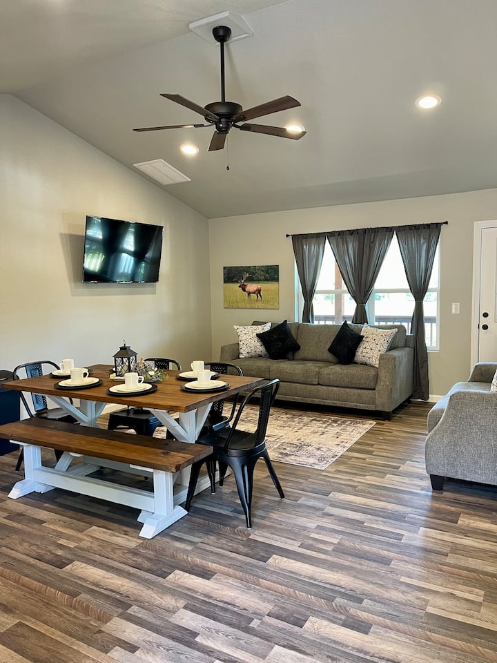 Relaxing Hillside Getaway - Franklin, NC