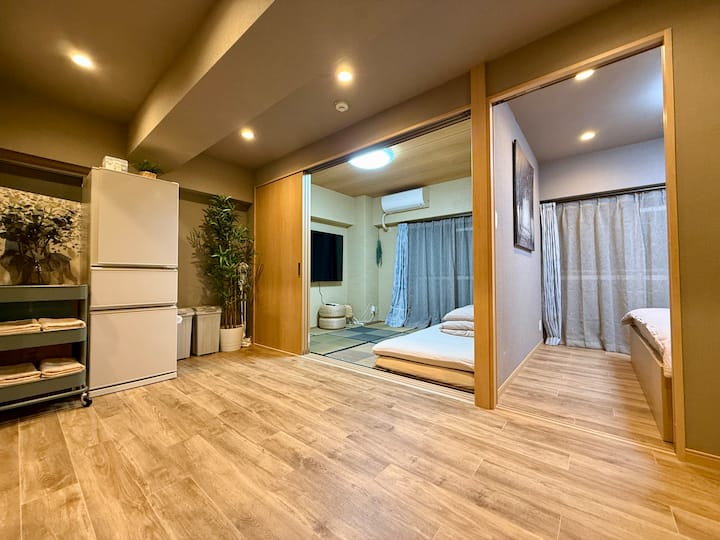 新宿Jr山手线新大久保站300米，繁华街区，临近韩国街。三室一厅和洋式，2个厕所，2个浴室。 - Shinjuku Station