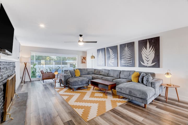 Mid-century Home Near Strip/downtown W/heated Pool - Las Vegas