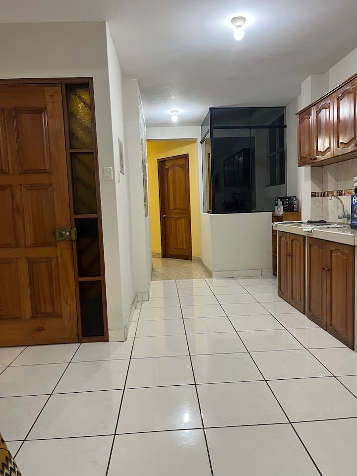 Great Apt. In A Busy Sunny Place - La Merced