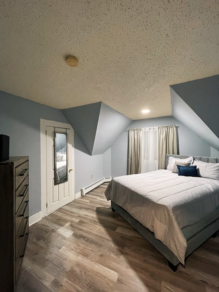 The Downtown Homestay - Hartford, CT