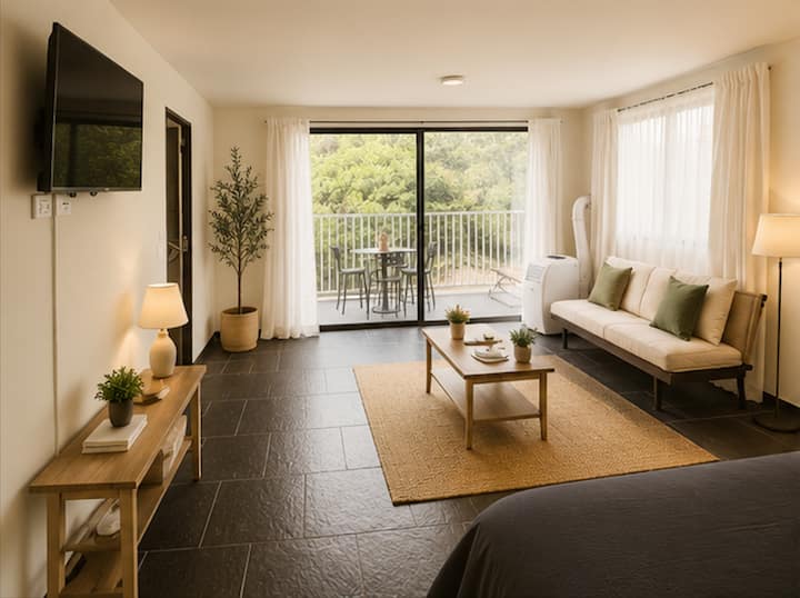 *Huge 120m2 With A View. Netflix And Art 1gb Wifi! - Cali
