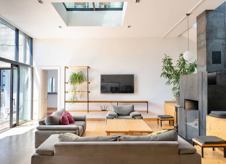 Modern Villa With Heated Pool & Garden - Tbilisi