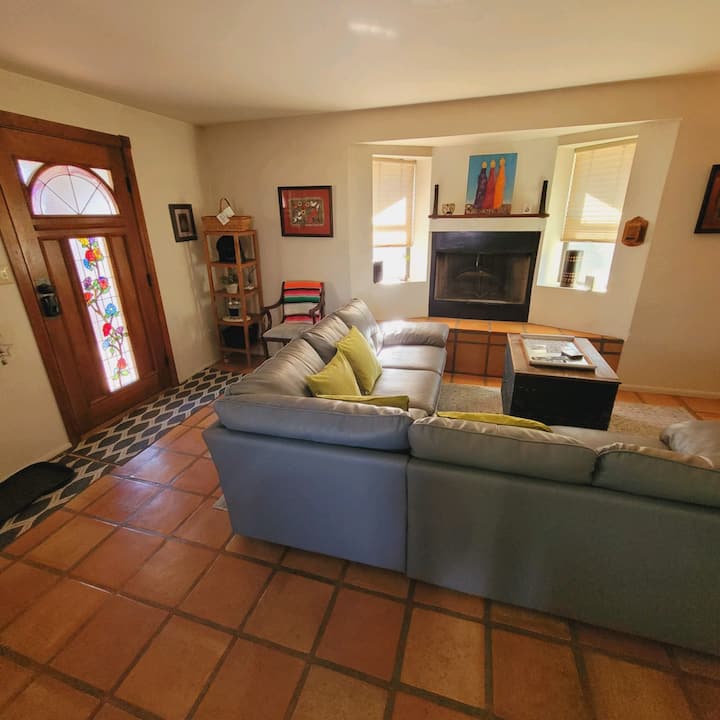The Hummingbird House On Half Acre - All Yours! - Mammoth, AZ