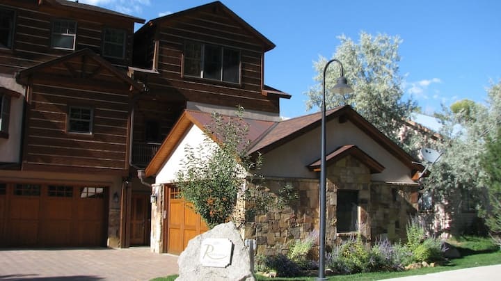 Luxury Riversedge Townhome - Pagosa Springs, CO