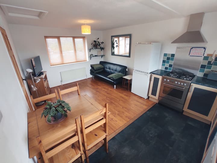 Family Friendly Seaside Coach House - Weston-super-Mare