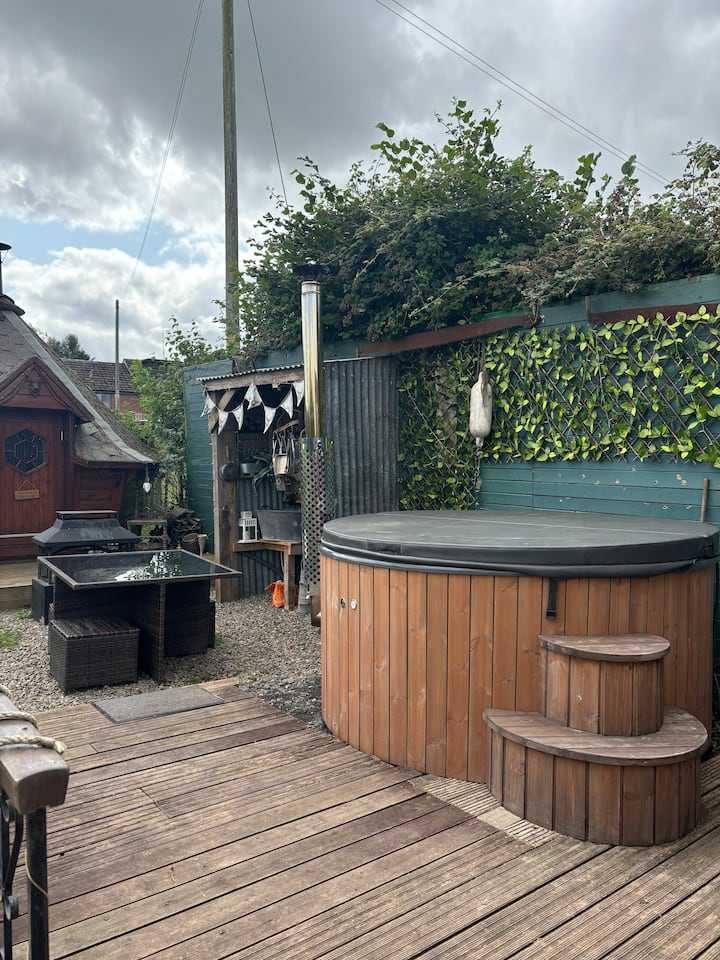 Bridie Rose - Wood Fuel Bath - Country Life - Herefordshire