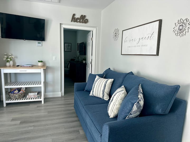 Cute Home W/ Huge Patio & Office Relax And Rewind! - Simi Valley, CA