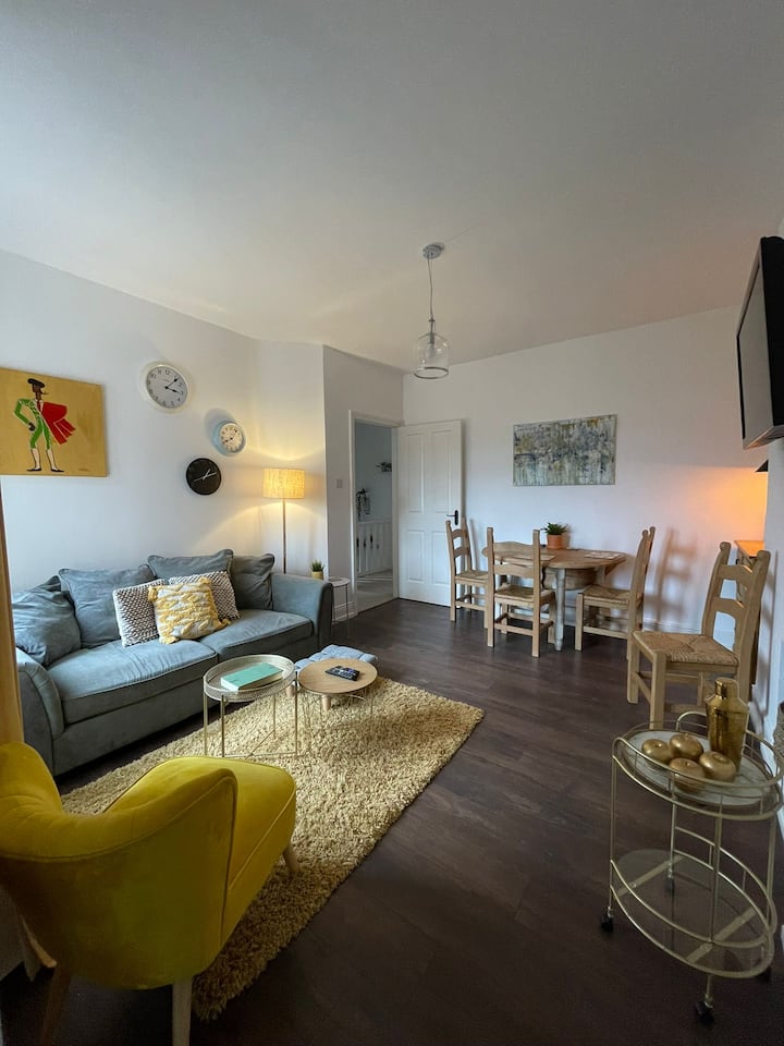 3 Bedroom, Stylish And Spacious Coast Apartment - Morpeth