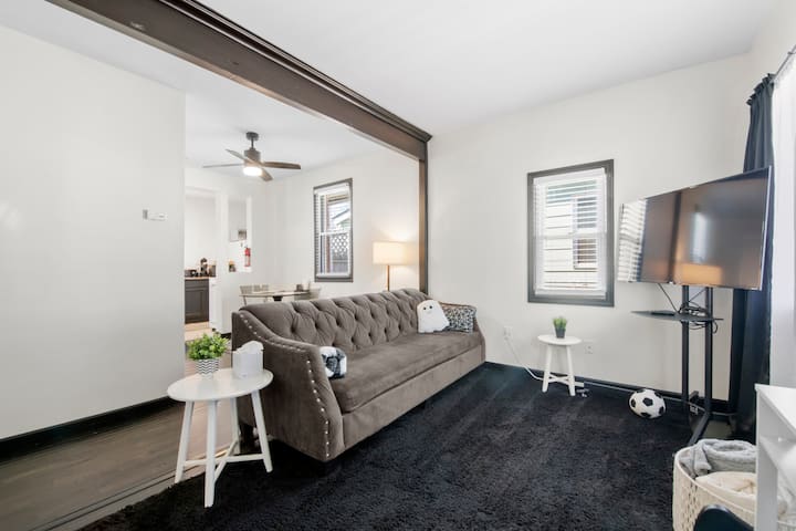 Peaceful Stay On Quiet Street - Dearborn, MI