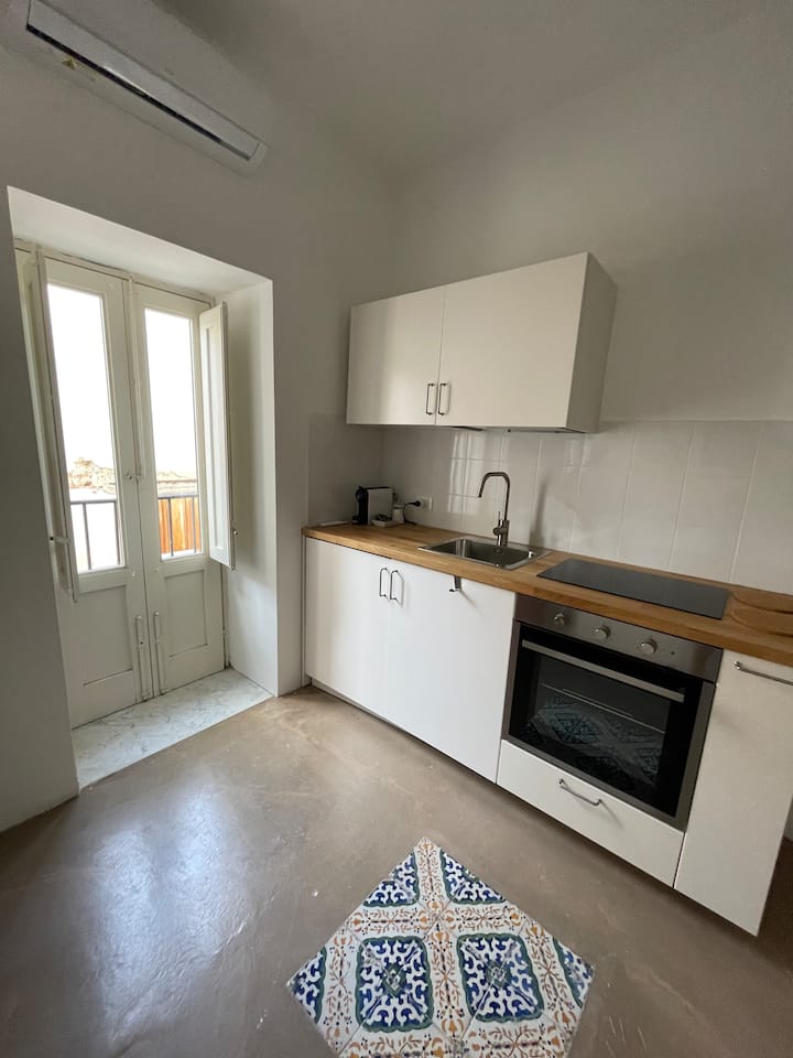 Formica, Piccolo Monolocale In Cattedrale - Palermo