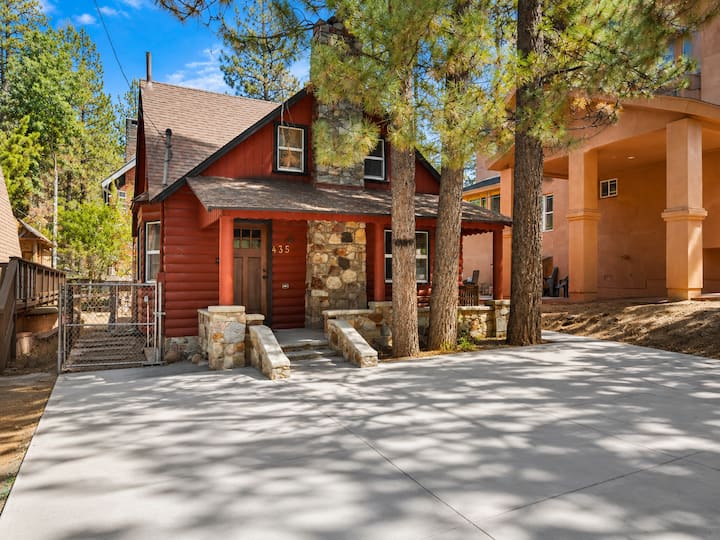Hot Tub Retreat Close To The Lake & Village - Big Bear Lake, CA