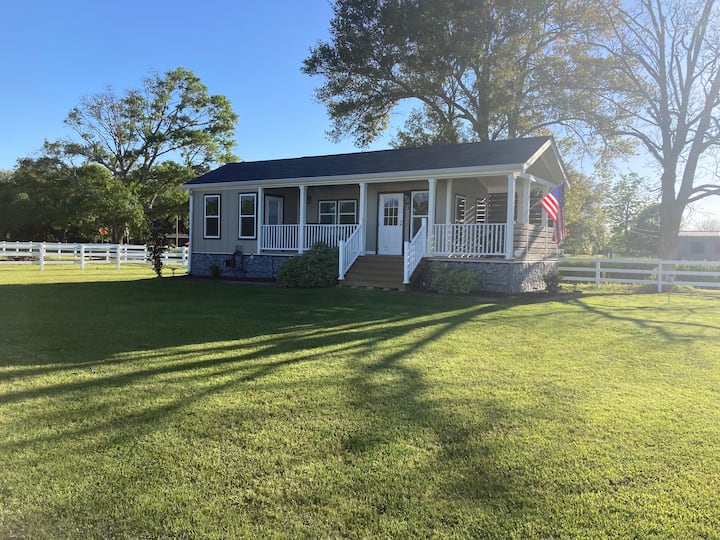 Le’ Cajun Farm Cottage - Breaux Bridge, LA